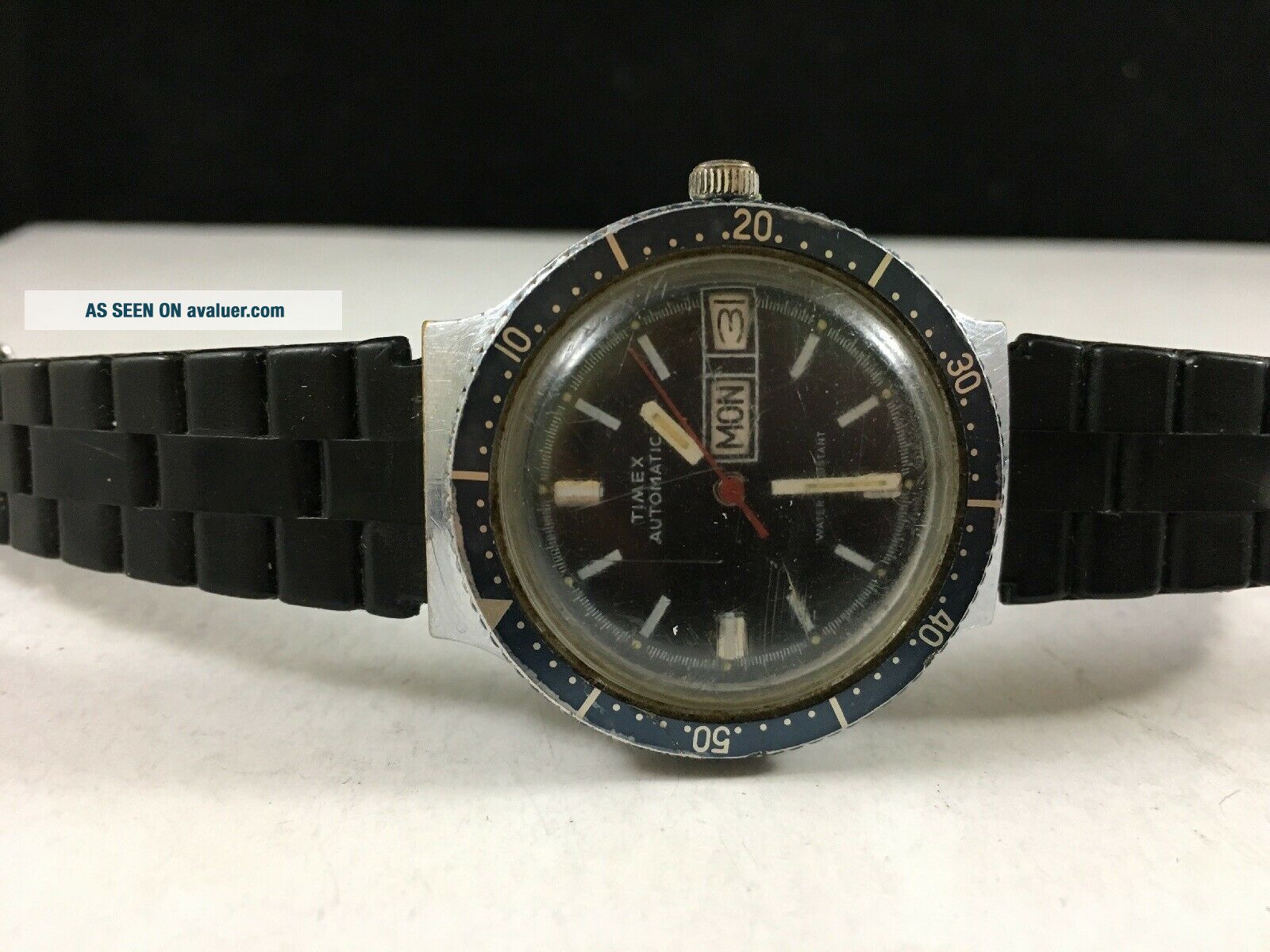 VINTAGE Timex Automatic Water Resistant W/ Date Feature Rotating Bezel ...