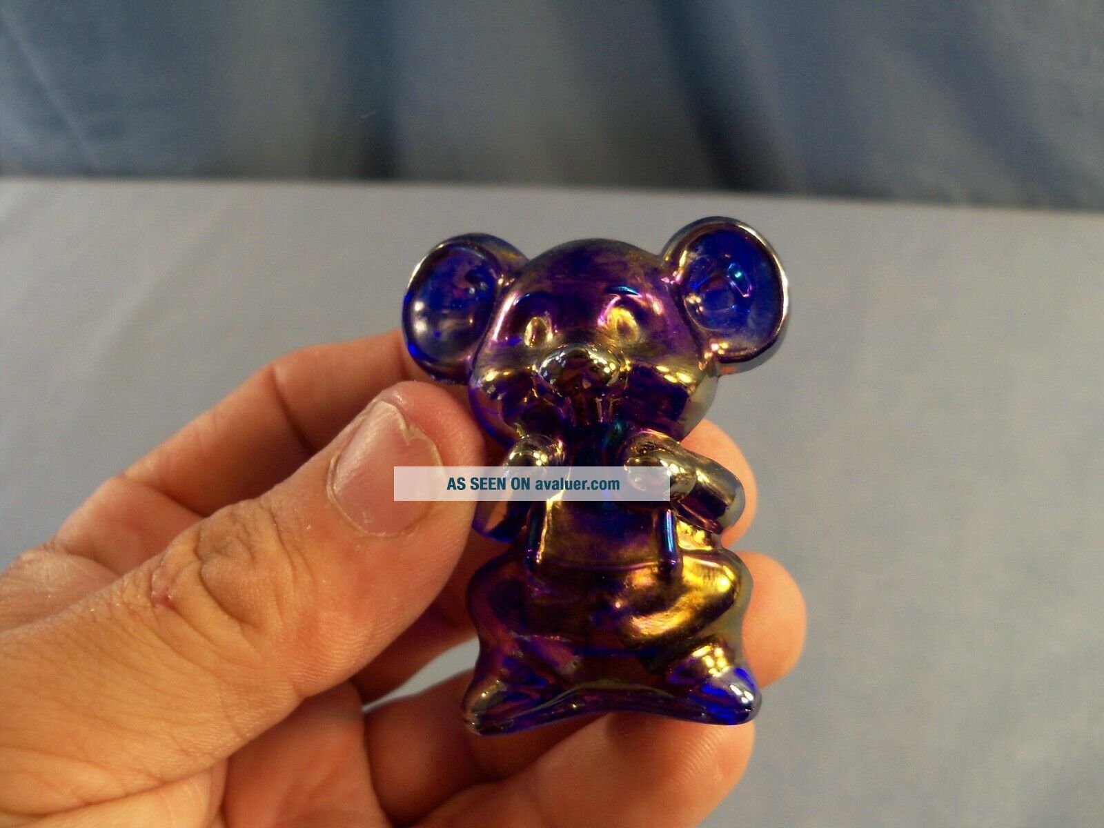 Boyd Art Glass Willie The Mouse Figurine - Blue Carnival Glass | #13384697